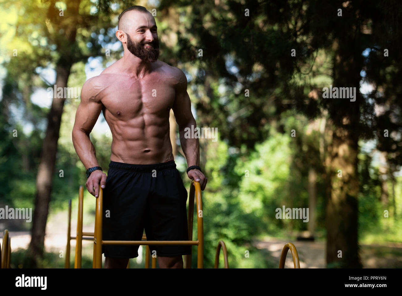 Bodybuilder mann -Fotos und -Bildmaterial in hoher Auflösung – Alamy