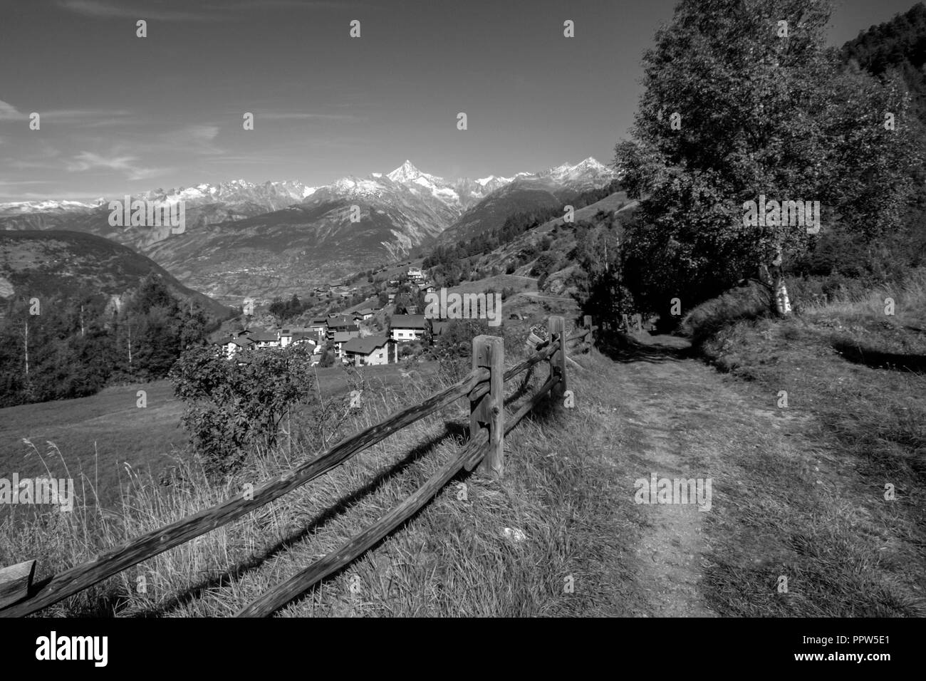 Rhonetal wallis Schwarzweiß-Stockfotos und -bilder - Alamy