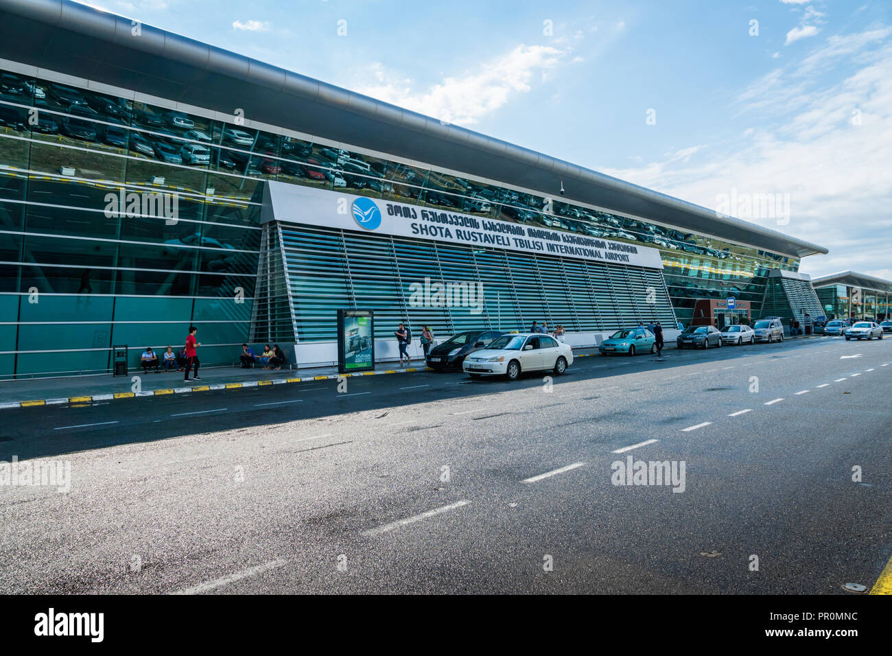 Tiflis, Georgien - August 2018: Baseina Tbilisi international airport ...