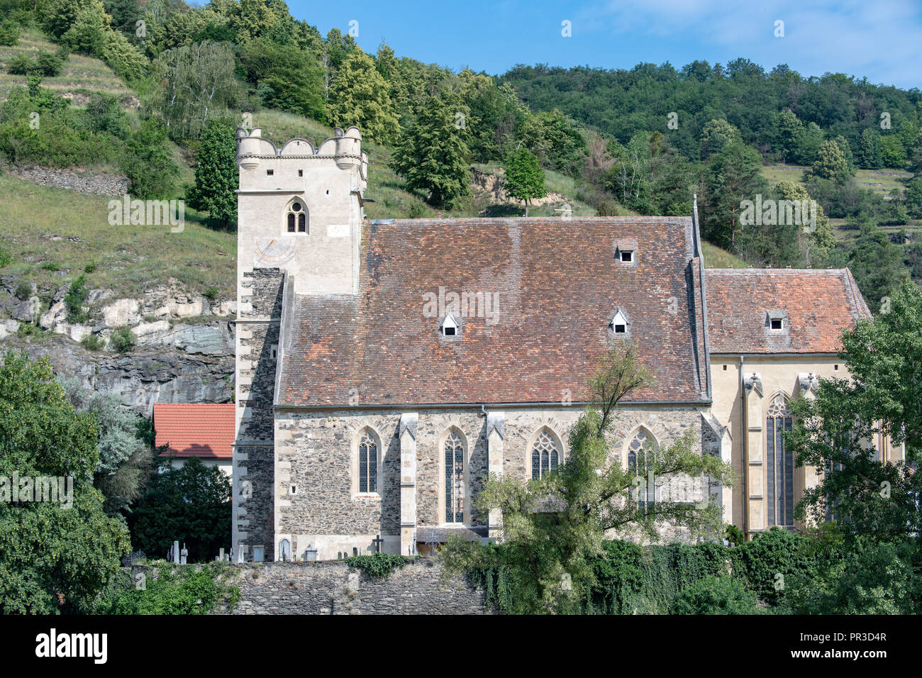 Die donau und die wehrkirche st michael -Fotos und -Bildmaterial in ...