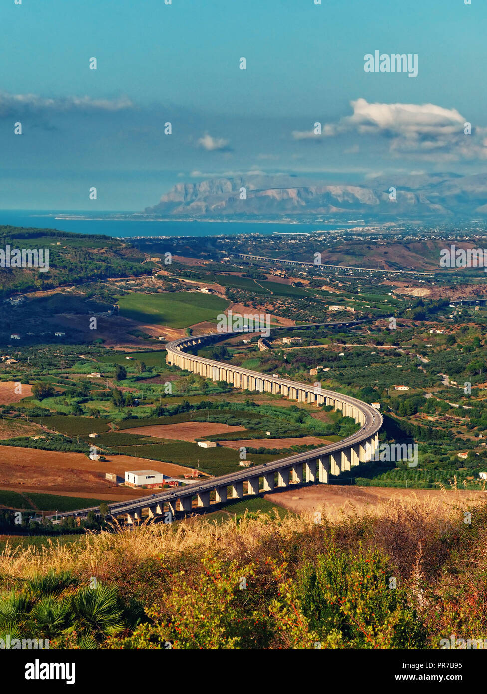 Motorway sicily italy -Fotos und -Bildmaterial in hoher Auflösung – Alamy