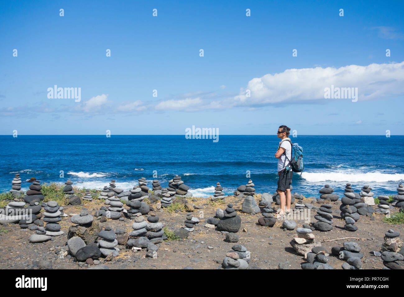 Balanced stones -Fotos und -Bildmaterial in hoher Auflösung – Alamy