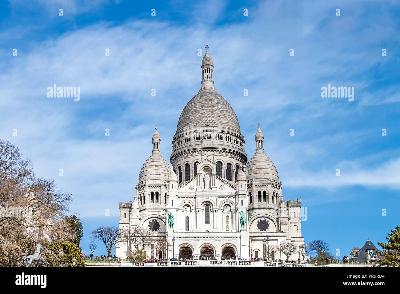 Die Basilika des Heiligen Herzen von Paris ist eine römisch-katholische ...