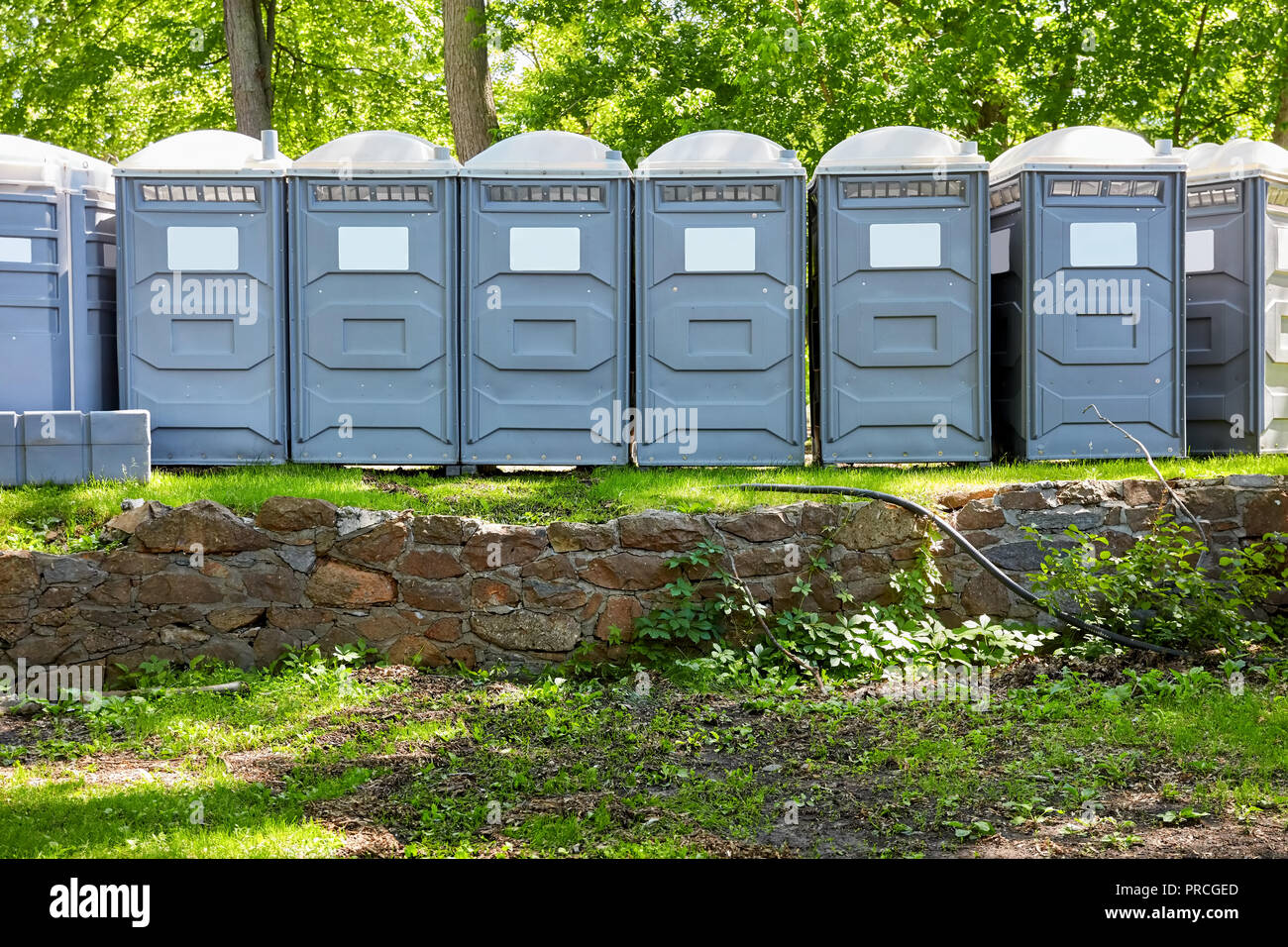 Mobile toilette -Fotos und -Bildmaterial in hoher Auflösung – Alamy