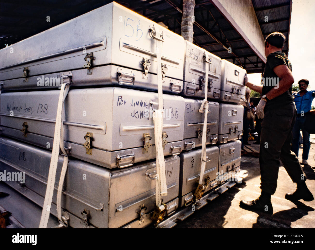 Jonestown 1978 -Fotos und -Bildmaterial in hoher Auflösung – Alamy