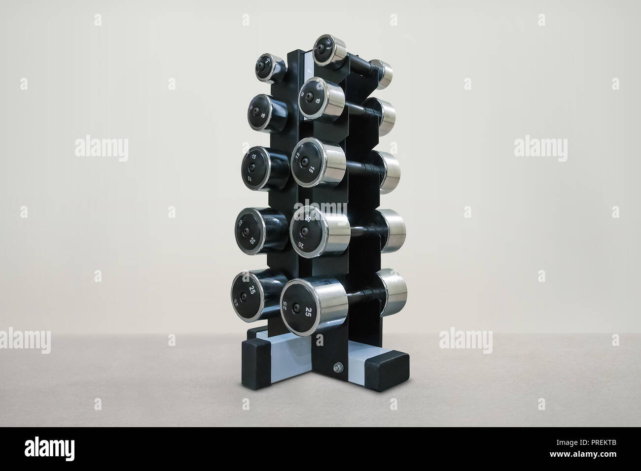 Verschiedene gewichte -Fotos und -Bildmaterial in hoher Auflösung – Alamy