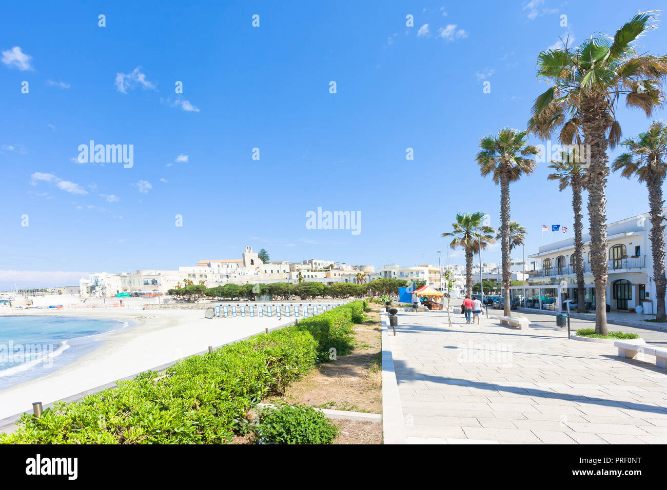 Otranto, Apulien, Italien - Palmen an der Promenade von Otranto in ...