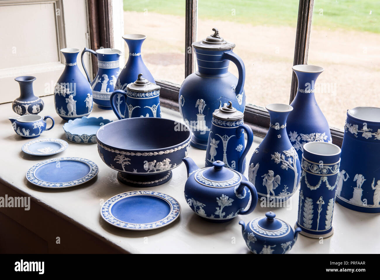 Porzellan display -Fotos und -Bildmaterial in hoher Auflösung – Alamy