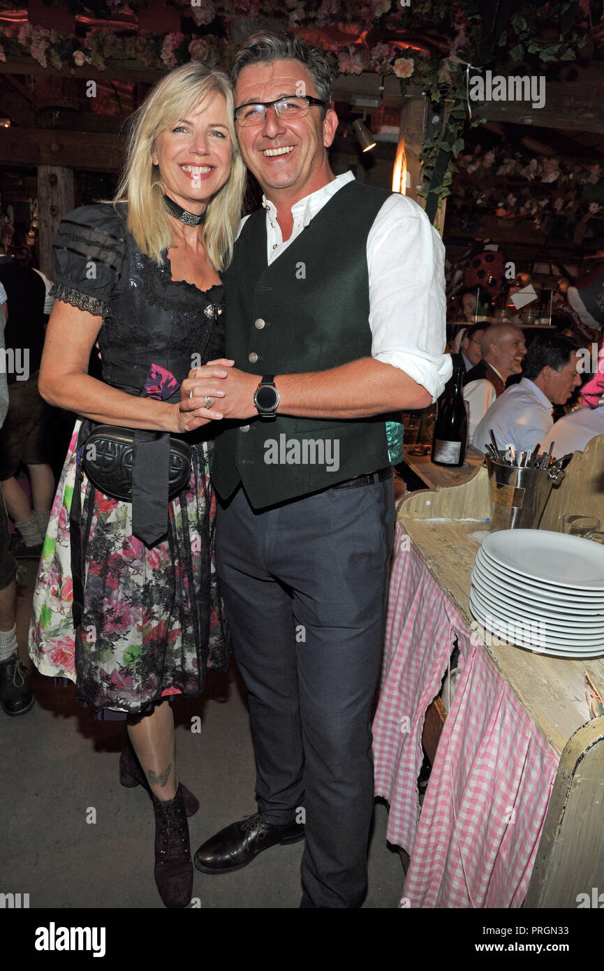 Susanne sigl oktoberfest -Fotos und -Bildmaterial in hoher Auflösung ...