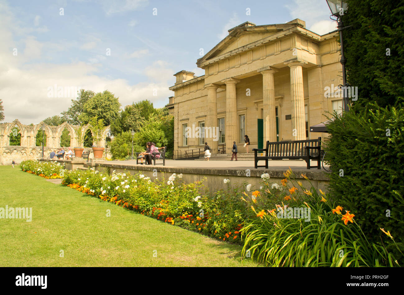 Doric tetrastyle portico -Fotos und -Bildmaterial in hoher Auflösung ...