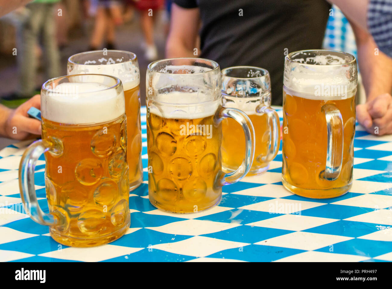 Bayerisches bier -Fotos und -Bildmaterial in hoher Auflösung - Seite 4 ...