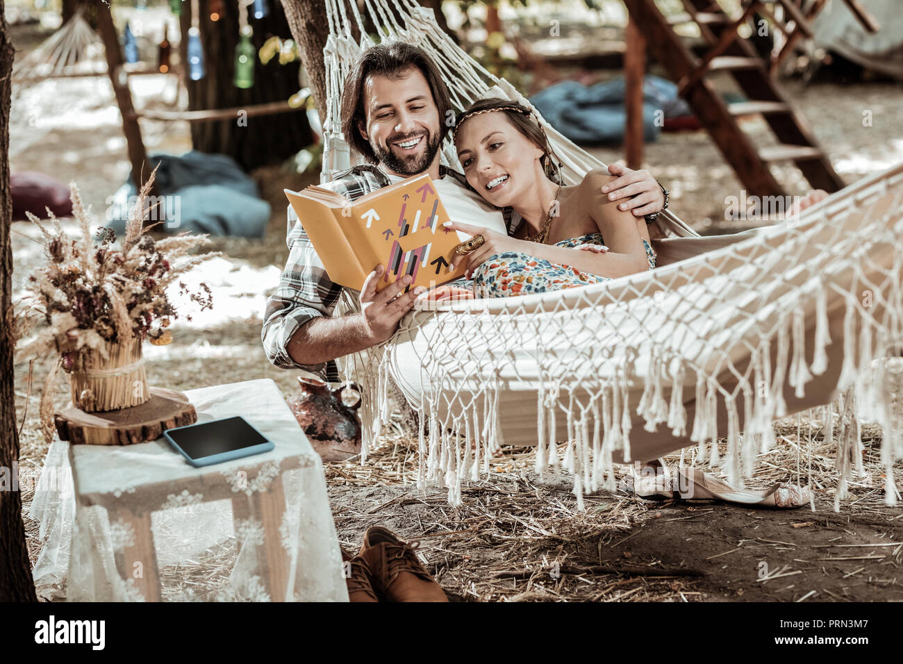 Hippies paar -Fotos und -Bildmaterial in hoher Auflösung – Alamy