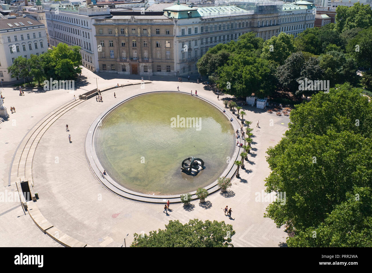 Karlsplatz park -Fotos und -Bildmaterial in hoher Auflösung – Alamy