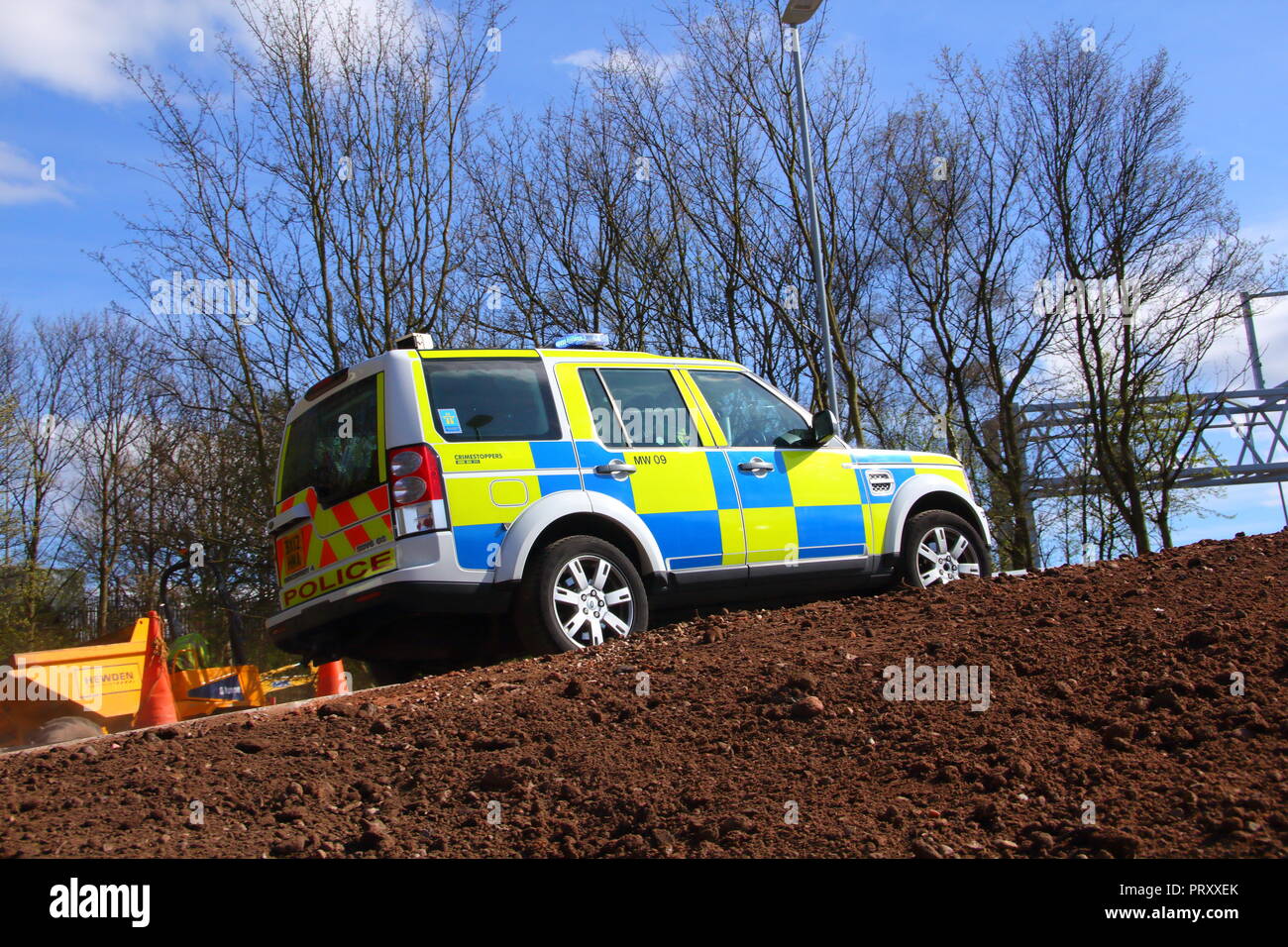 Police 4x4 -Fotos und -Bildmaterial in hoher Auflösung – Alamy