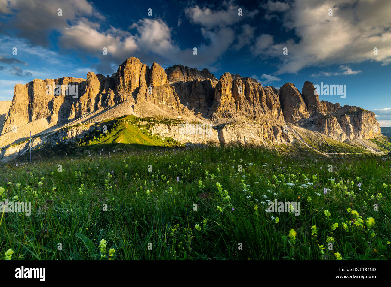 Europa, Italien, Alpen, Dolomiten, Berge, Passo Gardena / Gröden Pass ...