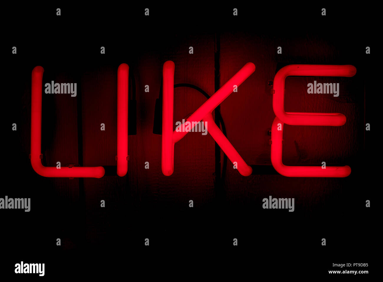 Neon word -Fotos und -Bildmaterial in hoher Auflösung – Alamy