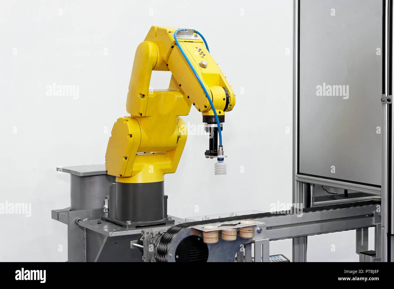 Roboterarm produktion -Fotos und -Bildmaterial in hoher Auflösung – Alamy