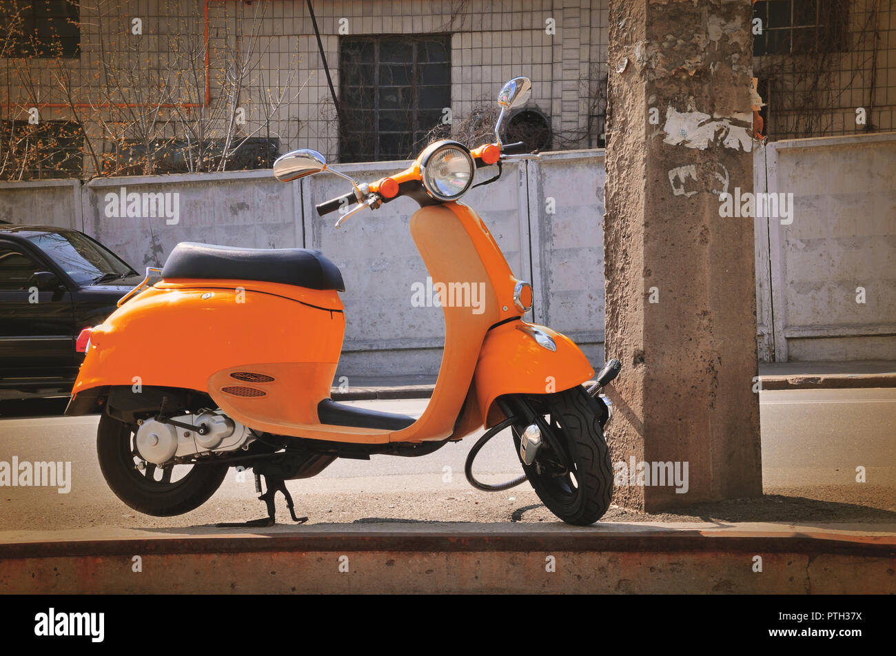 Funky moped -Fotos und -Bildmaterial in hoher Auflösung – Alamy