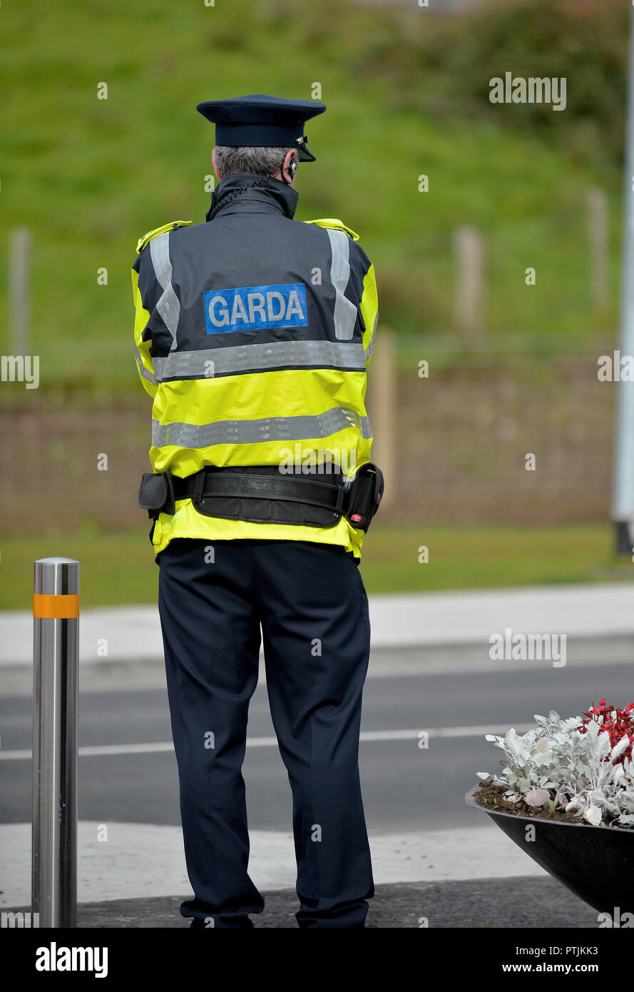Garda uniform -Fotos und -Bildmaterial in hoher Auflösung – Alamy