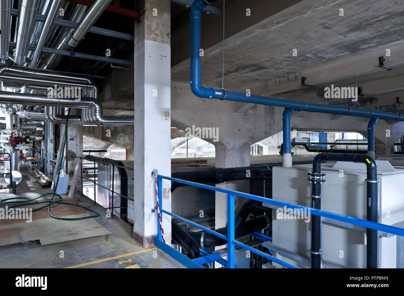 Hallenbad amalienbad -Fotos und -Bildmaterial in hoher Auflösung – Alamy