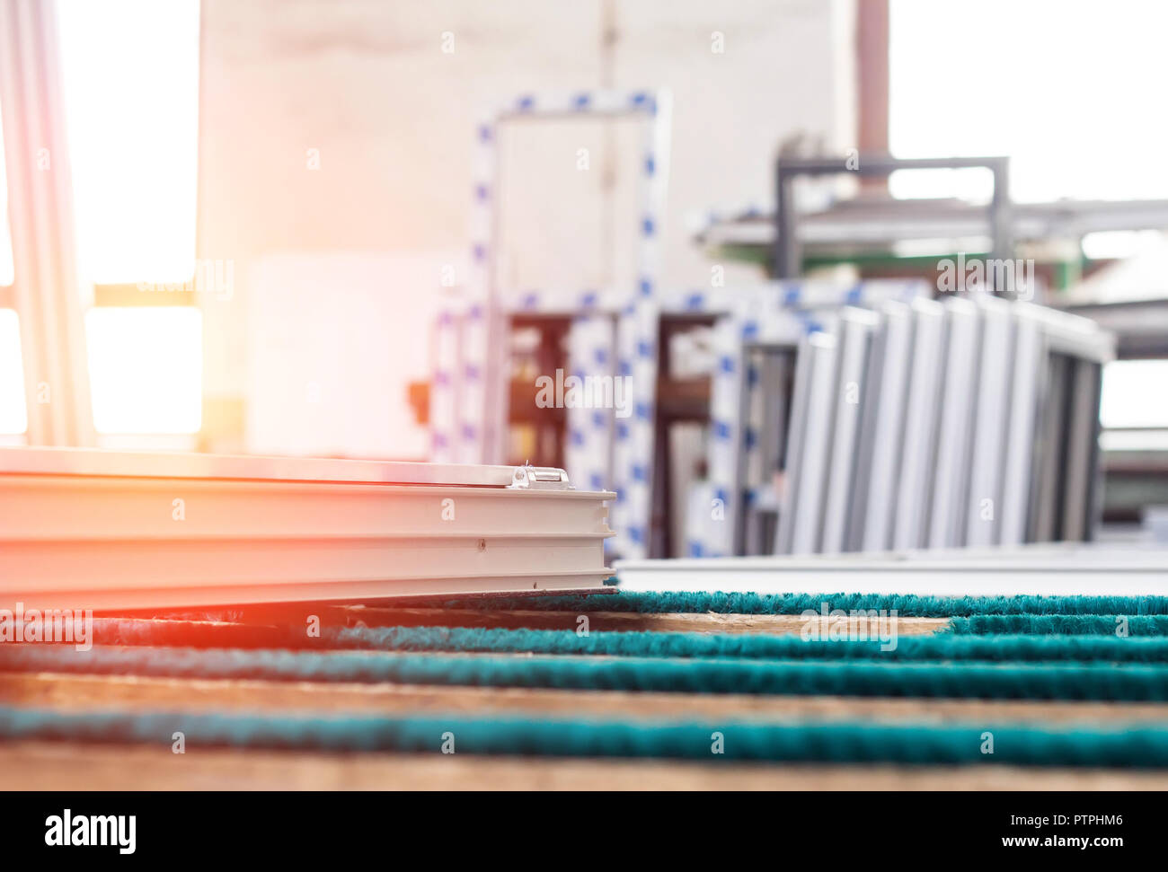 Herstellung von fenstern -Fotos und -Bildmaterial in hoher Auflösung ...