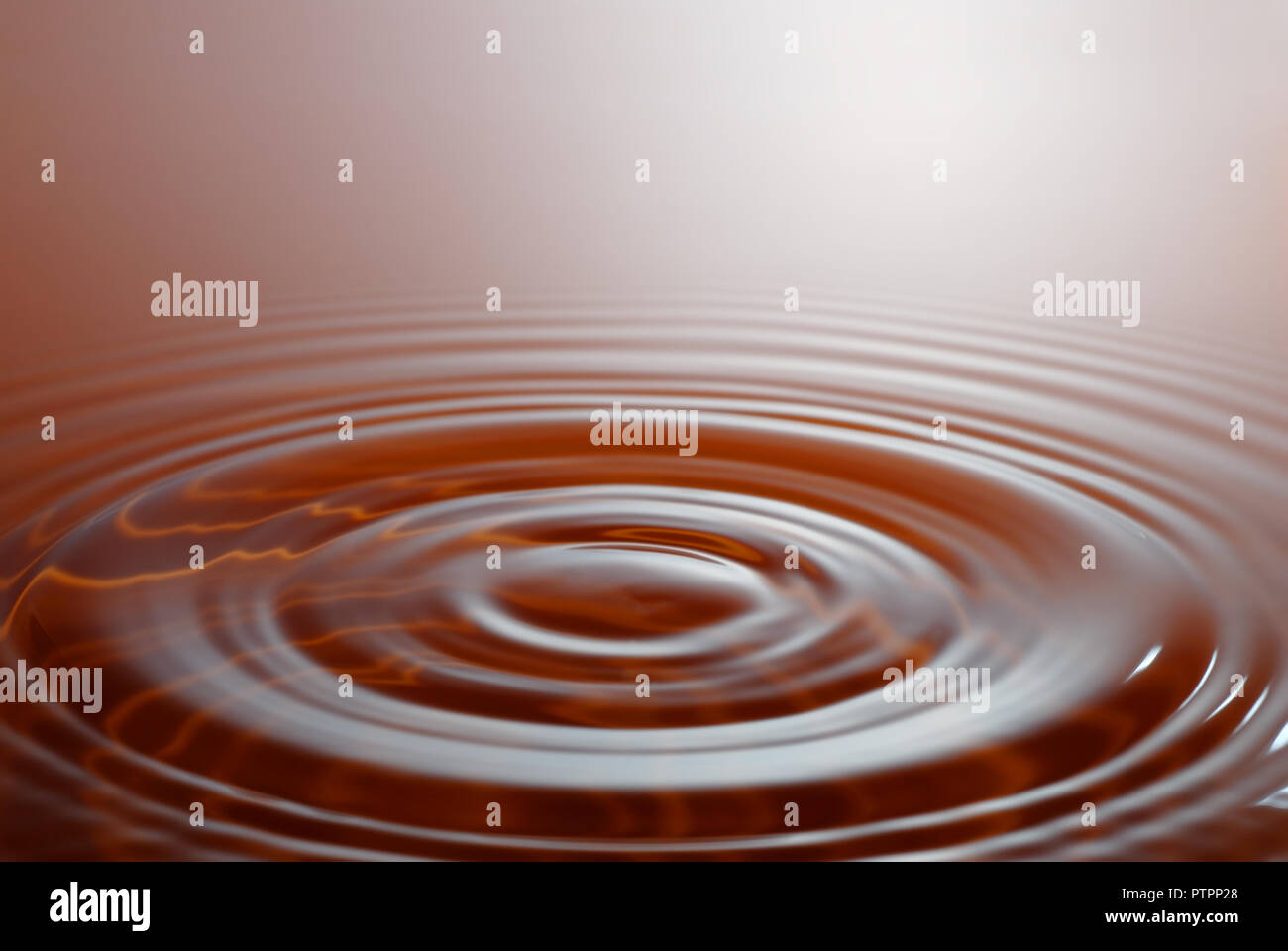 Kreise Wasser Stockfotos und -bilder Kaufen - Alamy