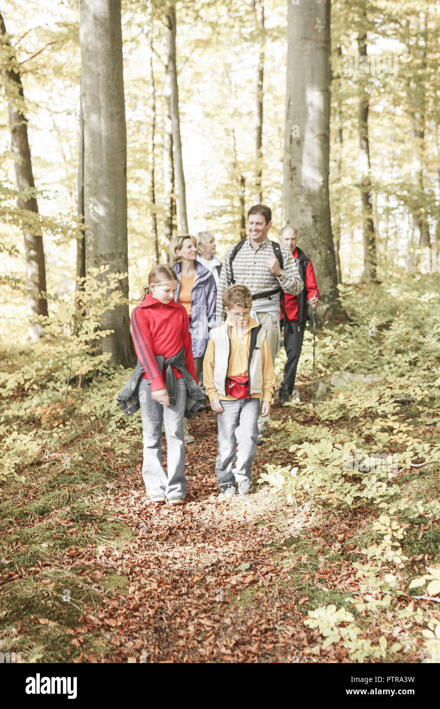 Wandern Nette Frau Familie Stockfotos und -bilder Kaufen - Alamy