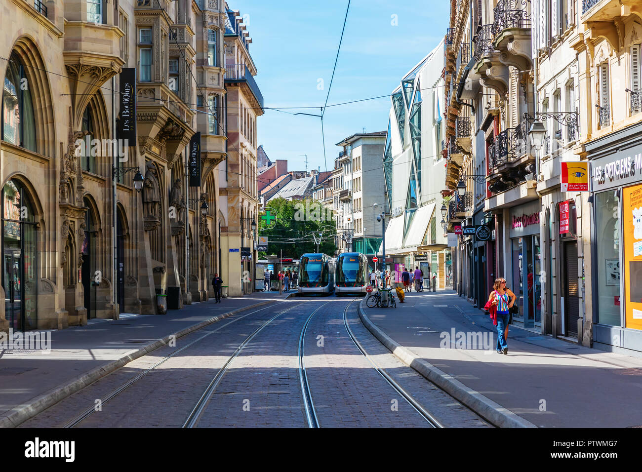 Shopping Street Strasbourg Stockfotos und -bilder Kaufen - Alamy