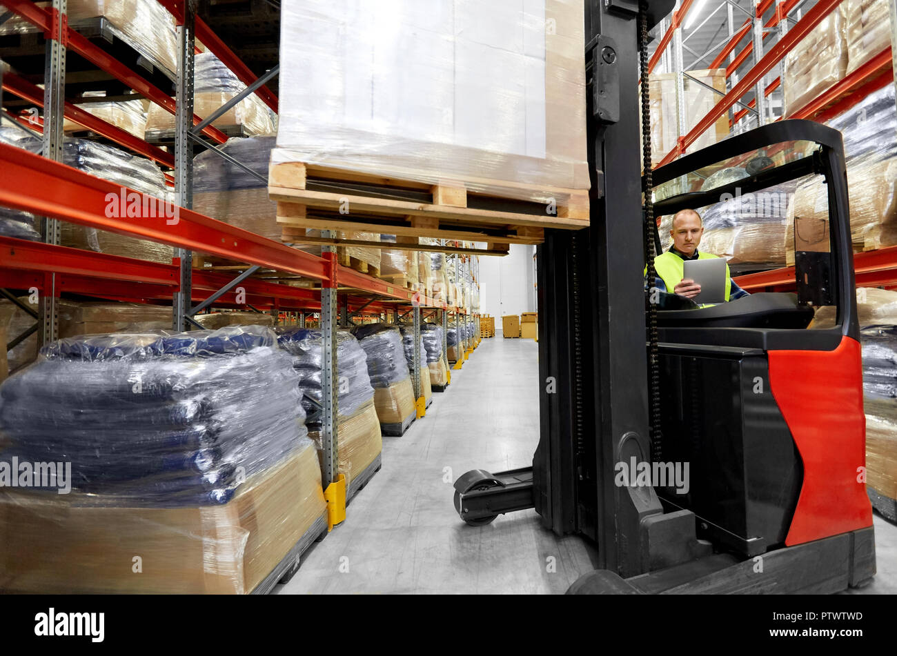 Forklift truck loader technology -Fotos und -Bildmaterial in hoher ...