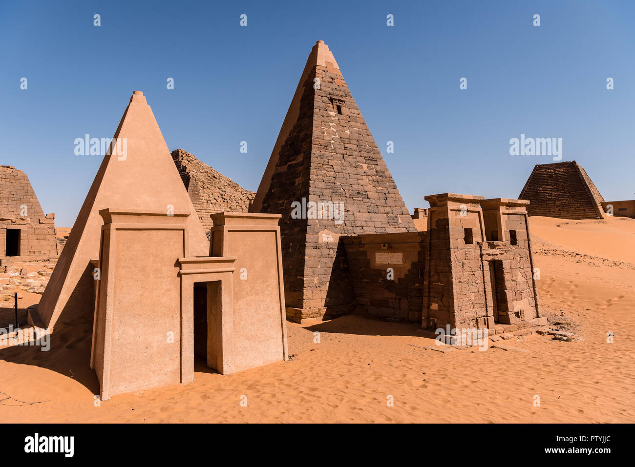Pyramiden von Meroe, Sudan. Meroë ist eine alte Wüste Pyramide Stadt ...