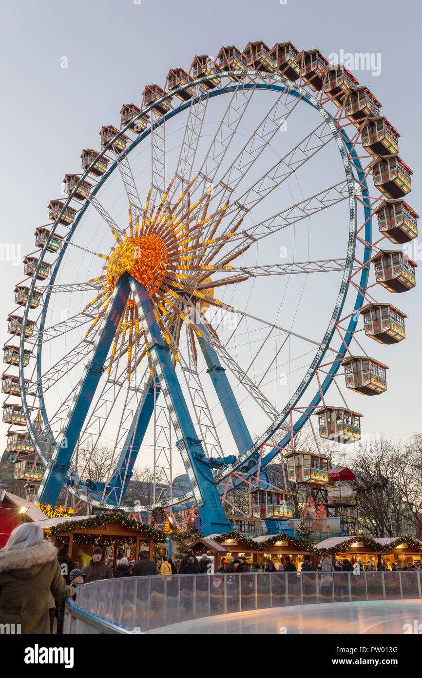 Berliner weihnachtsmarkt riesenrad -Fotos und -Bildmaterial in hoher ...