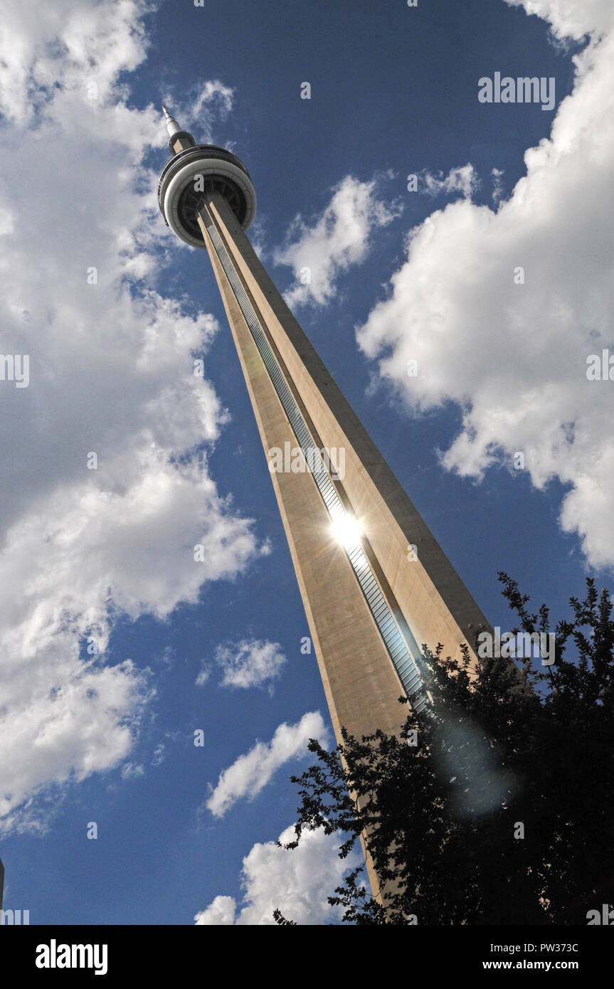 Cn tower elevator -Fotos und -Bildmaterial in hoher Auflösung – Alamy