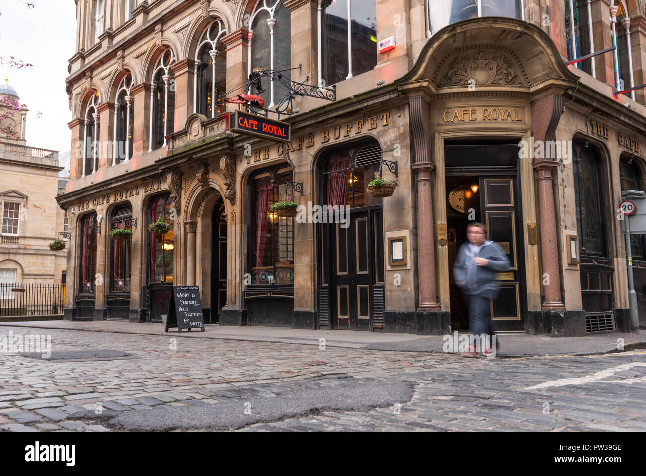 Cafe royal bar edinburgh -Fotos und -Bildmaterial in hoher Auflösung ...