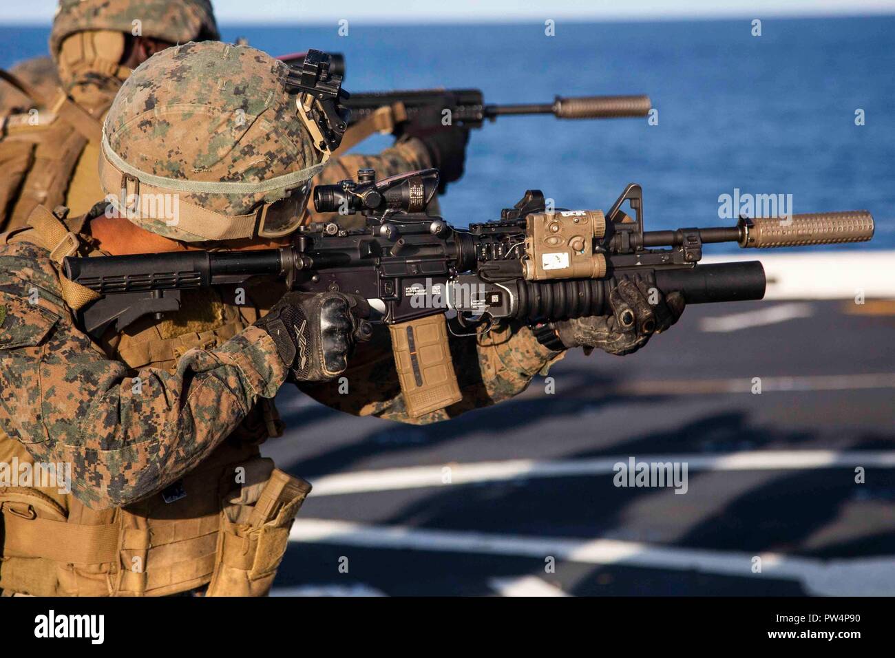 Navy marine corps team -Fotos und -Bildmaterial in hoher Auflösung – Alamy