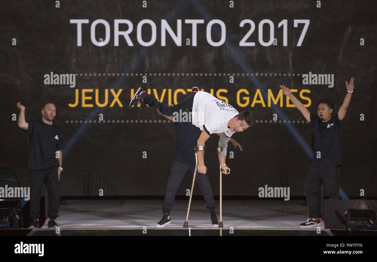 Luca "Lazylegz" Patuelli führt während der Zeremonie für die 2017 ...