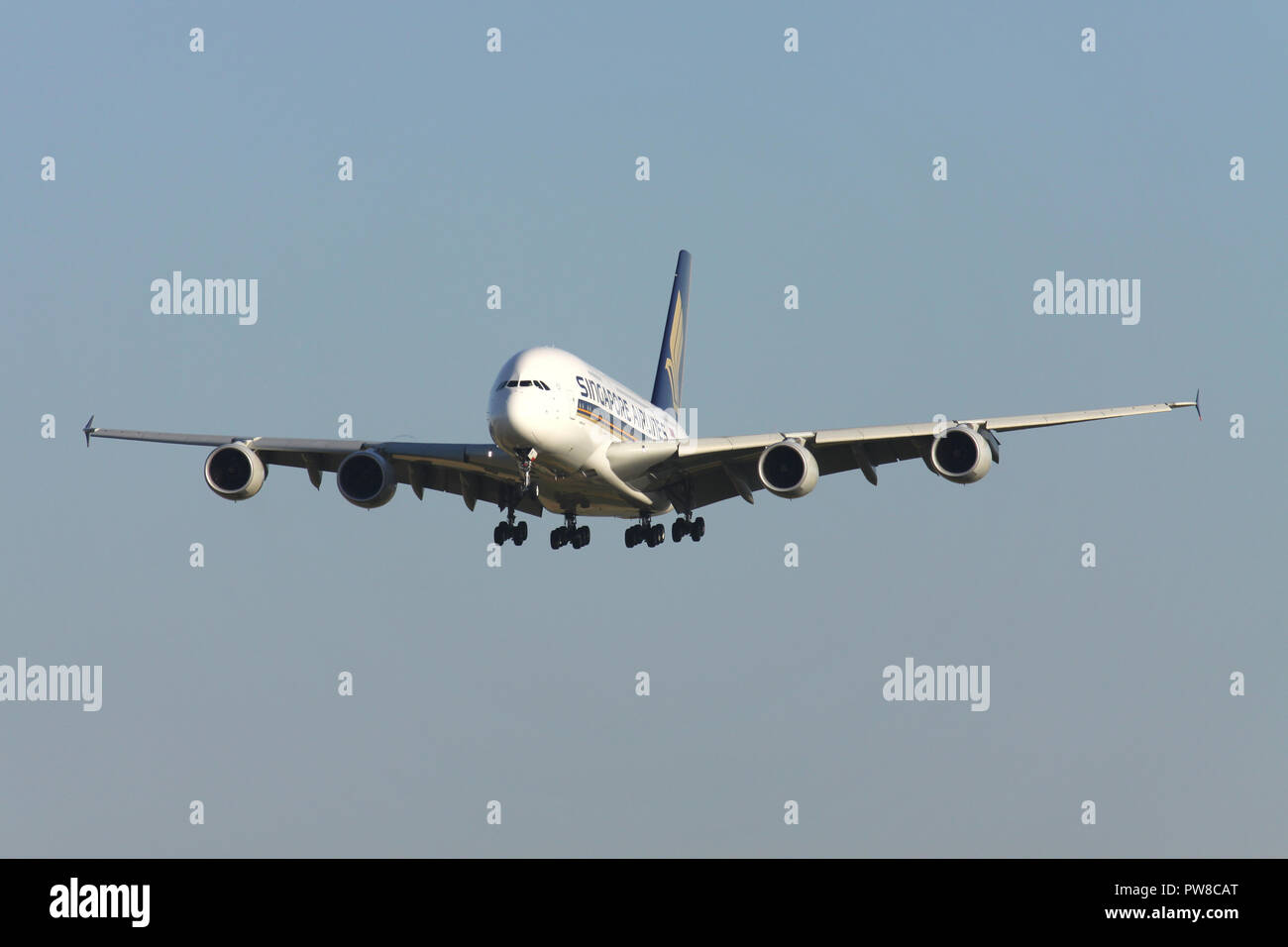 Singapur a380 auf der piste -Fotos und -Bildmaterial in hoher Auflösung ...