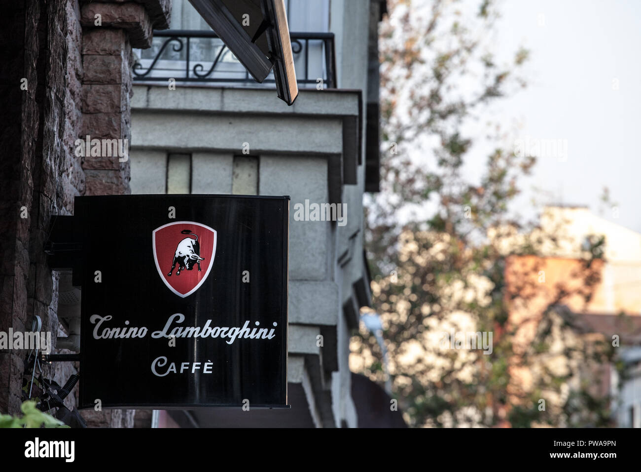 Lamborghini kaffee -Fotos und -Bildmaterial in hoher Auflösung – Alamy