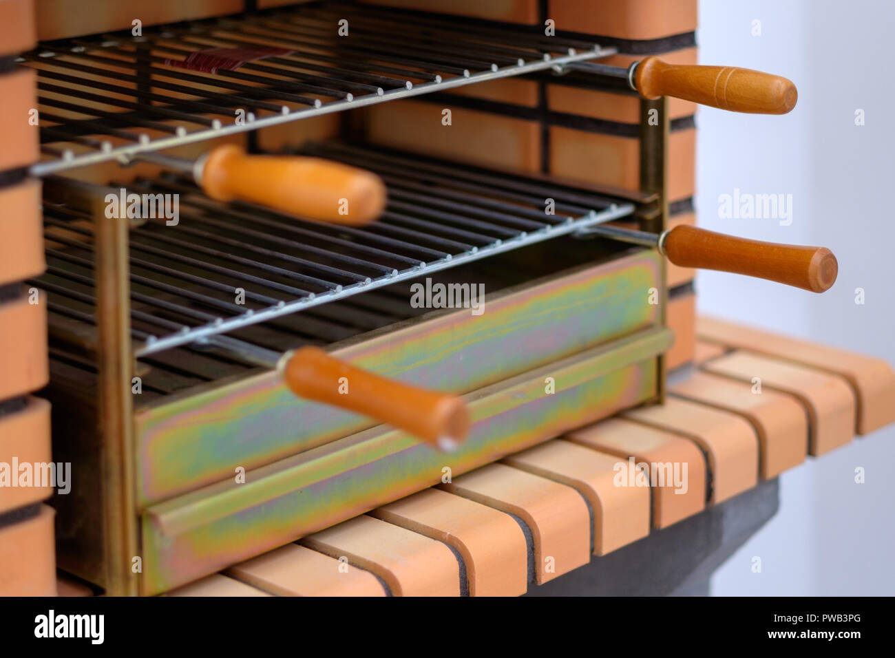 Grill mechanic -Fotos und -Bildmaterial in hoher Auflösung – Alamy