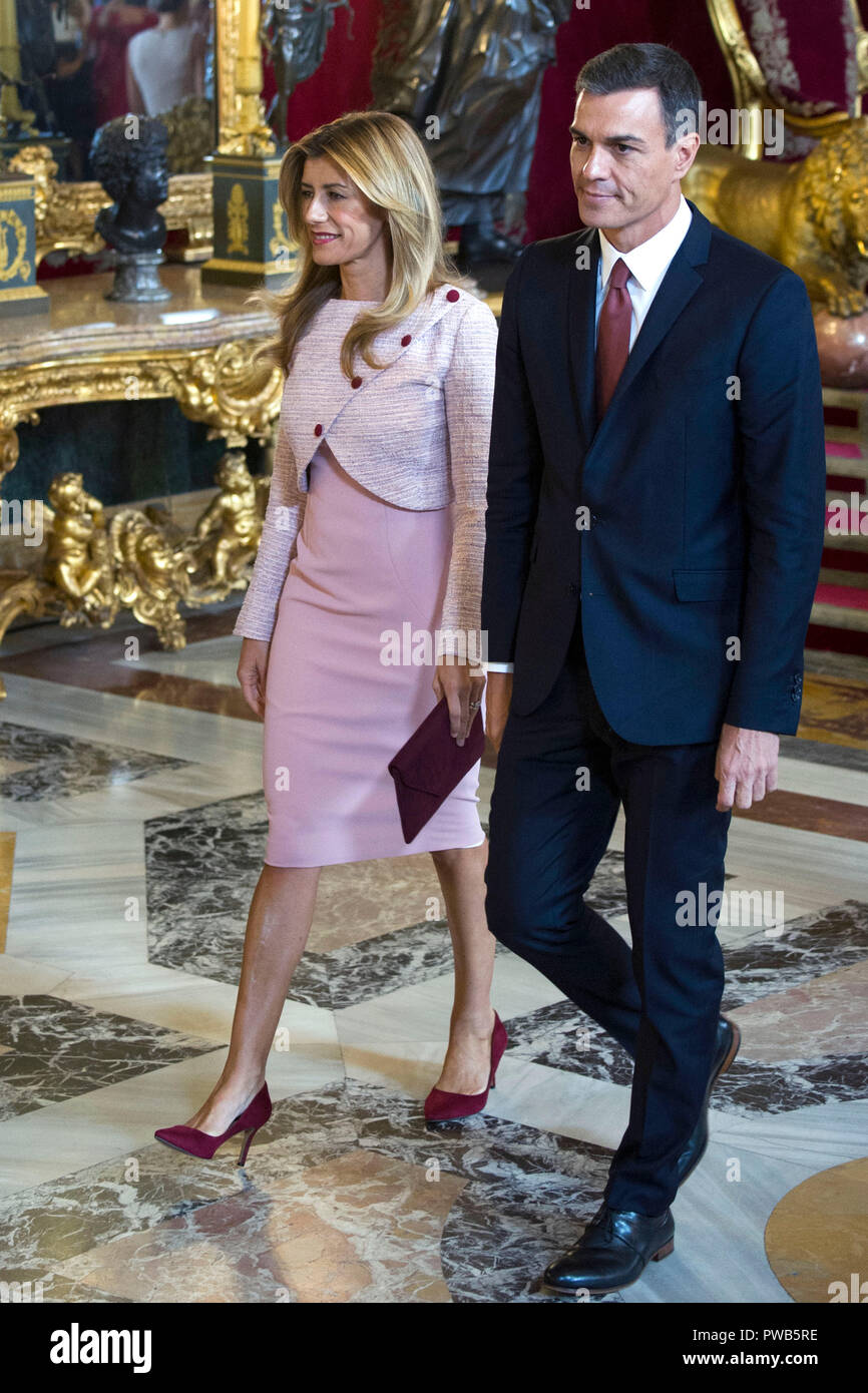Pedro Sanchez mit Frau Maria Begona Gomez Fernandez an der Rezeption ...