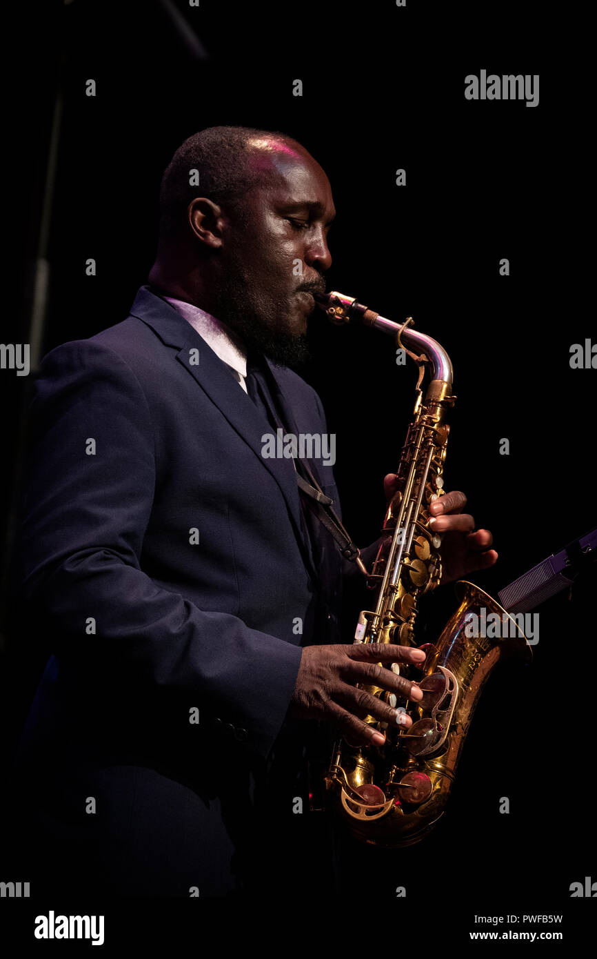 Tony kofi und die organisation -Fotos und -Bildmaterial in hoher ...