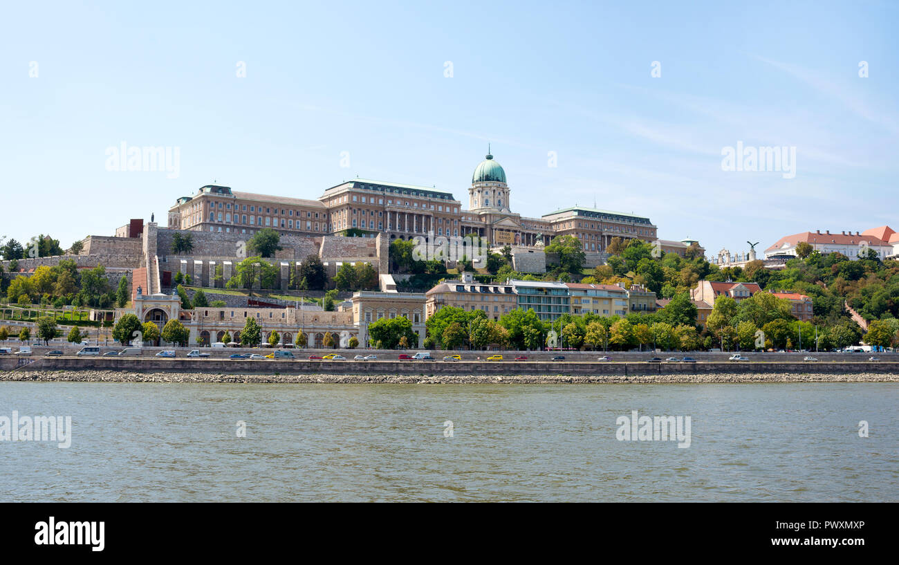 Budapest, Ungarn - 5 August, 2018: Blick von der Donau der Budaer Burg ...