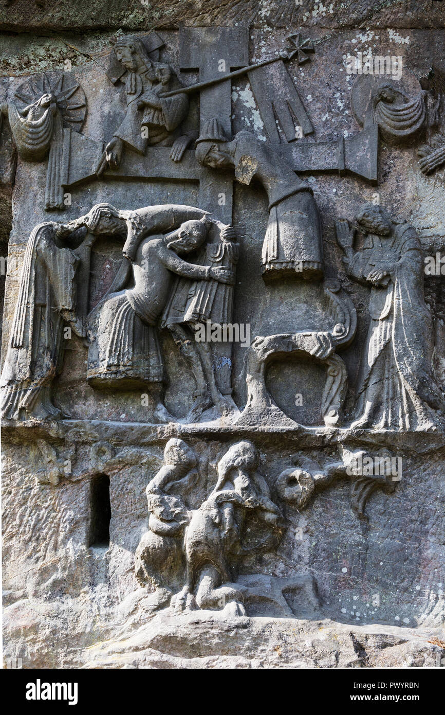 Die Kreuzabnahme Christlichen mittelalterlichen Relief auf Naturstein ...