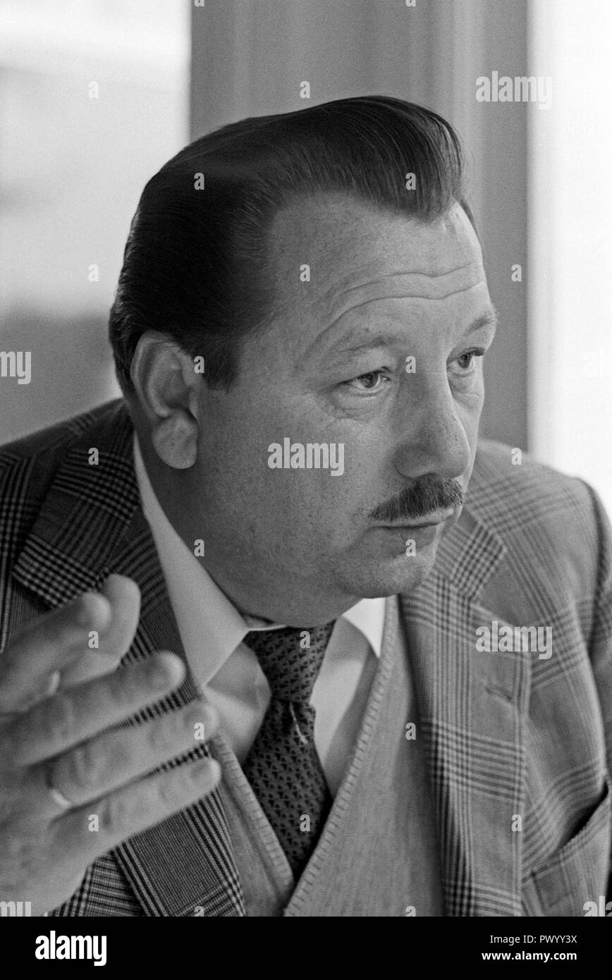 Deutscher Komponist und Dirigent Ernst Mosch, Deutschland 1980er Jahre ...
