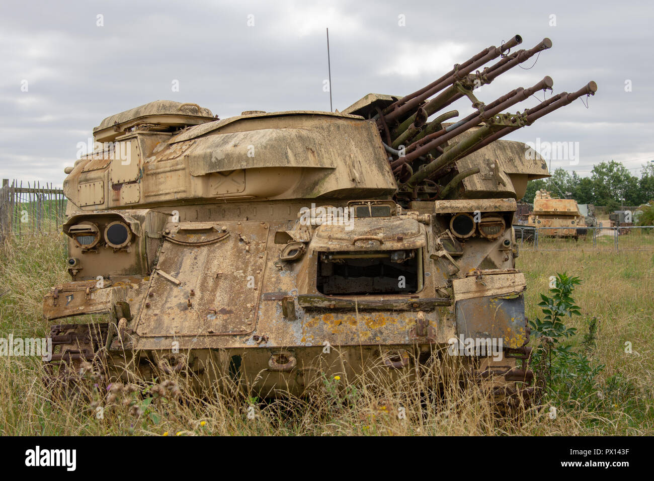 Verlassener sowjetischer panzer -Fotos und -Bildmaterial in hoher ...