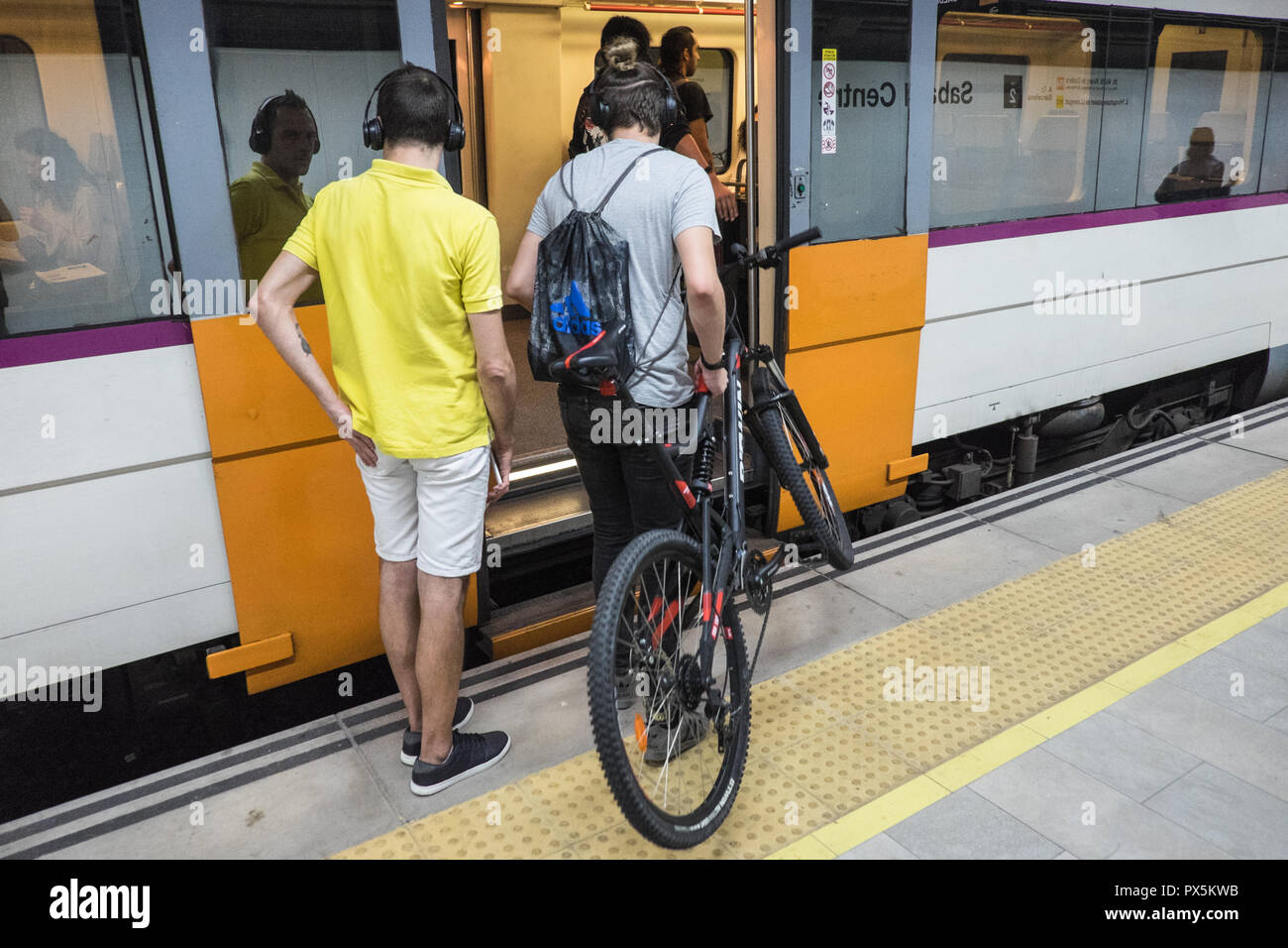 Renfe rodalies -Fotos und -Bildmaterial in hoher Auflösung – Alamy