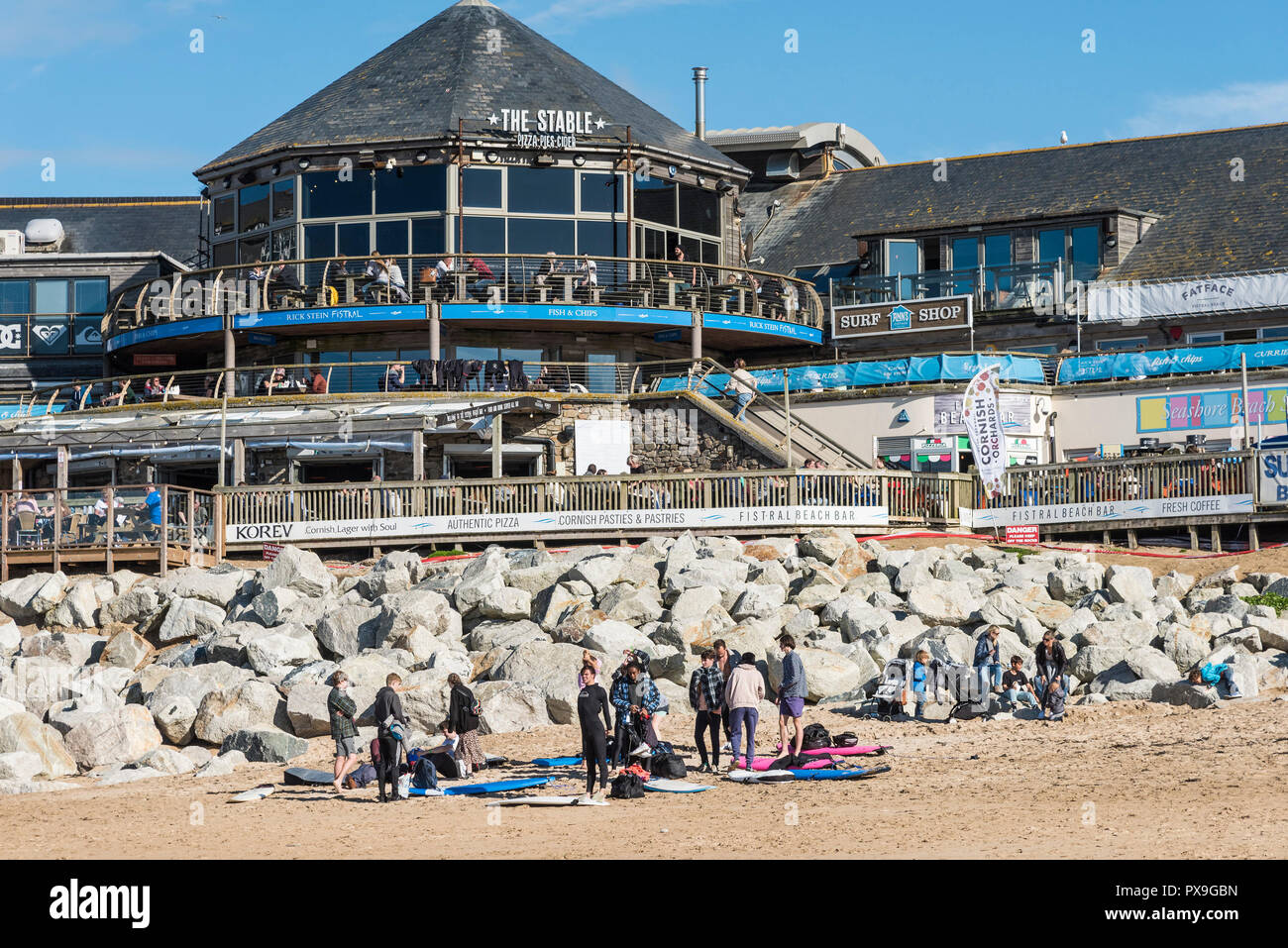 Fistral beach bar -Fotos und -Bildmaterial in hoher Auflösung – Alamy