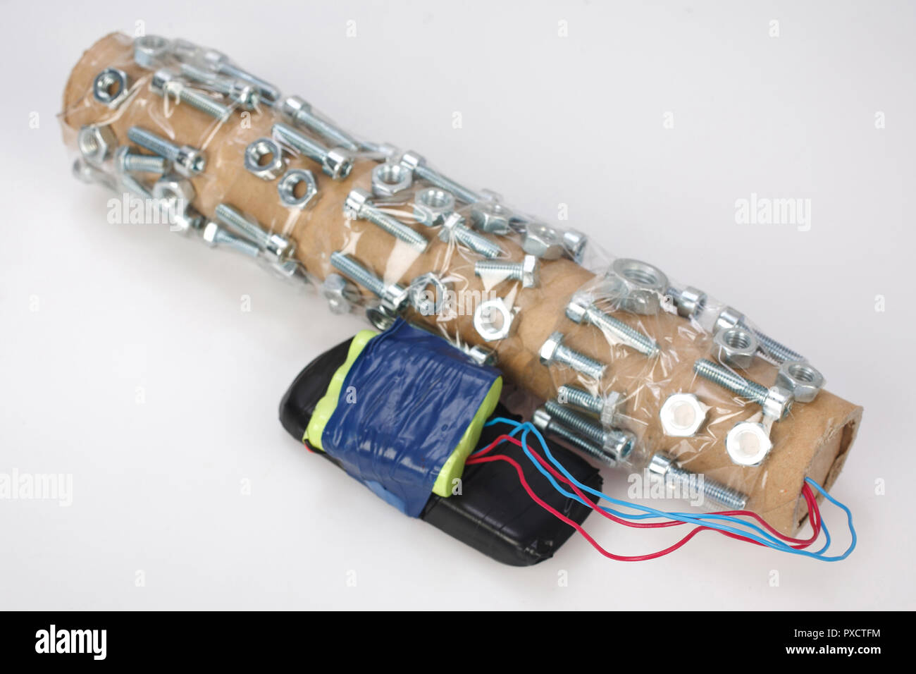 Homemade pipe bomb -Fotos und -Bildmaterial in hoher Auflösung – Alamy