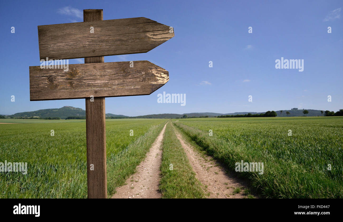 Rustikaler wegweiser -Fotos und -Bildmaterial in hoher Auflösung – Alamy