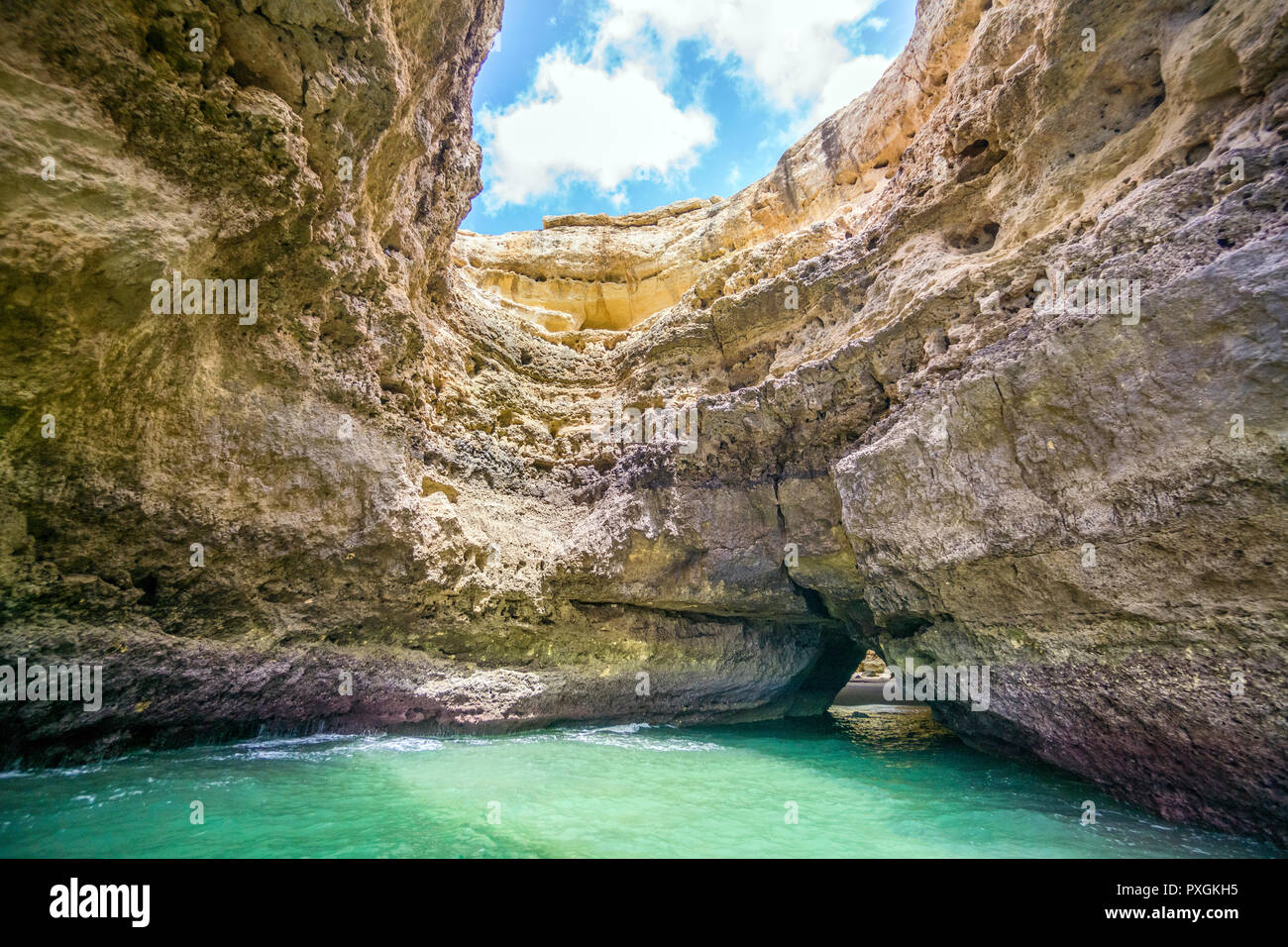 Portugal strand felsen -Fotos und -Bildmaterial in hoher Auflösung – Alamy