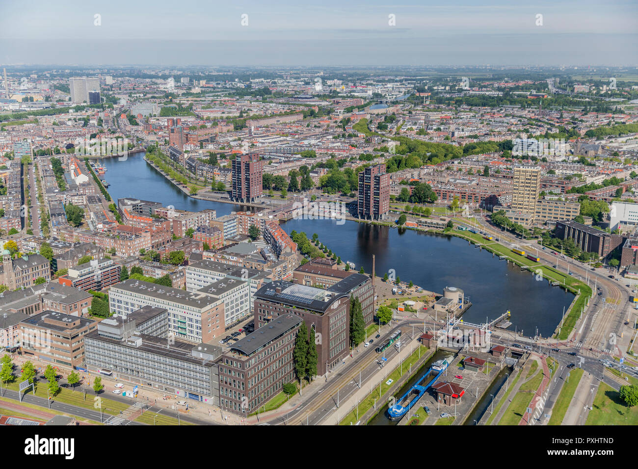Panoramablick auf die Stadt und den Kanal von Rotterdam in den ...
